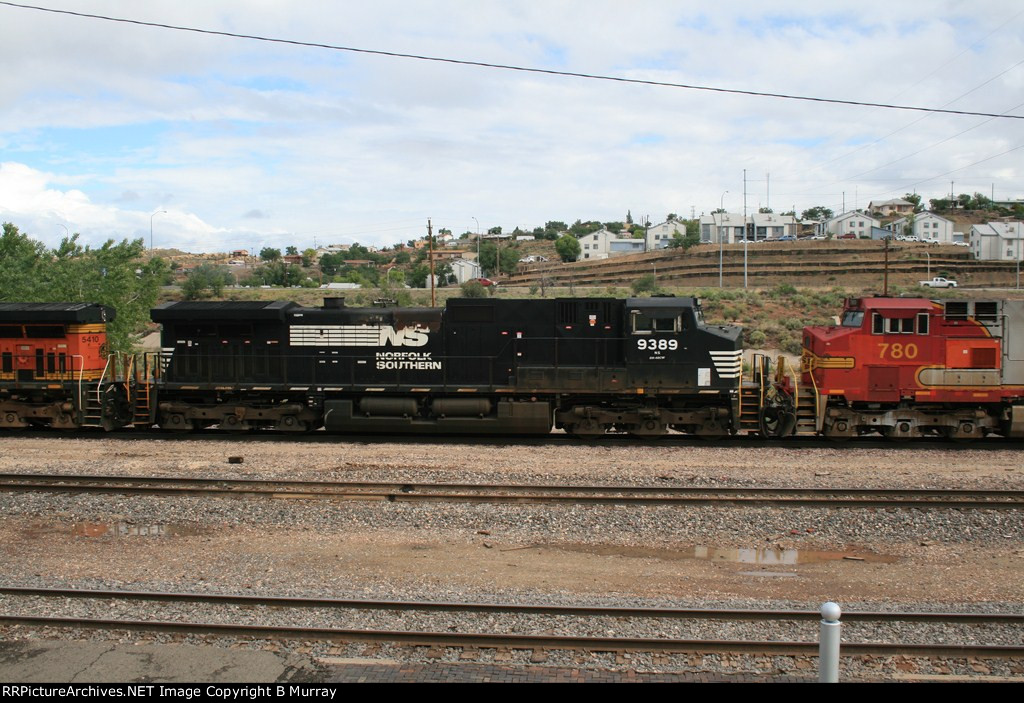 NS 9389 WB side shot.